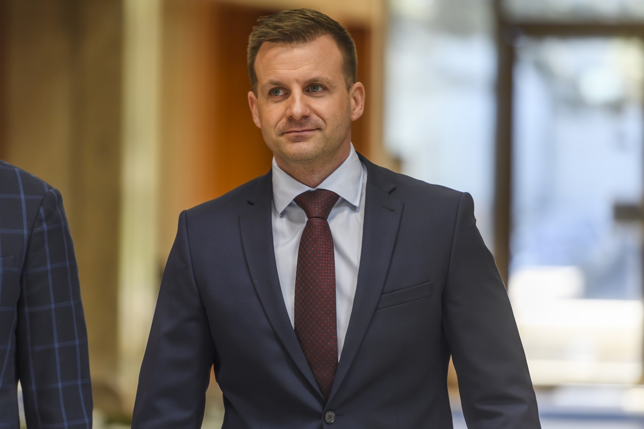 Gedra: Je načase sa pozrieť zblízka na médiá, ktoré odmietajú svoju ...